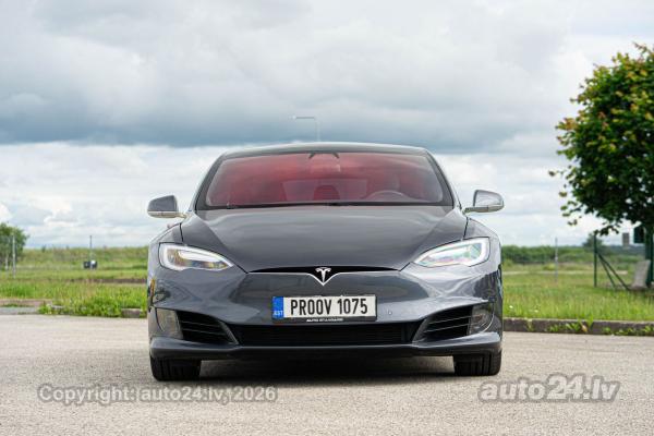 Grey Tesla Model S 2017 in Tartu, with an engine capacity of 0.00 L and mileage of 132 thousand km for 24490 €, photo 4 on AUTOMOTO.COM.LV