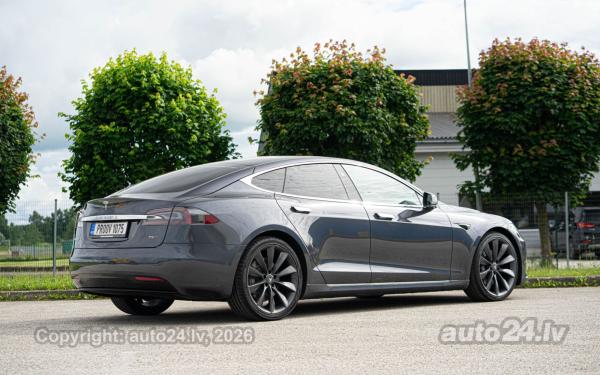 Grey Tesla Model S 2017 in Tartu, with an engine capacity of 0.00 L and mileage of 132 thousand km for 24490 €, photo 5 on AUTOMOTO.COM.LV