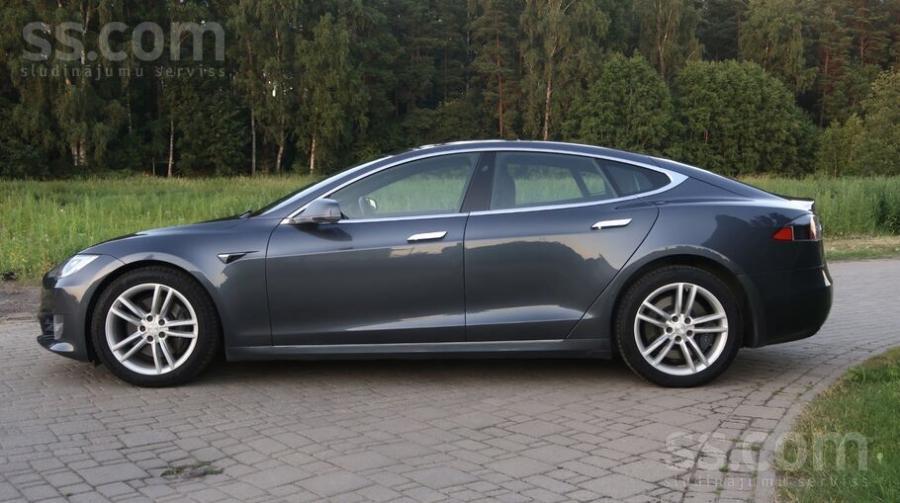 Pelēks Tesla Model S 2017 Rīga, ar dzinēja tilpumu 0.00 L un nobraukumu 172 tūkst. km par 20150 €, foto 5 vietnē AUTOMOTO.COM.LV