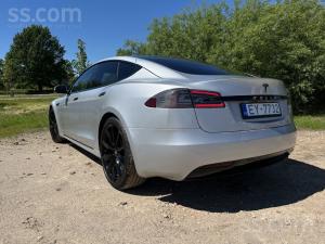 Pelēks Tesla Model S 2017 Jelgava, ar dzinēja tilpumu 0.00 L un nobraukumu 260 tūkst. km par 20300 €, foto 6 vietnē AUTOMOTO.COM.LV