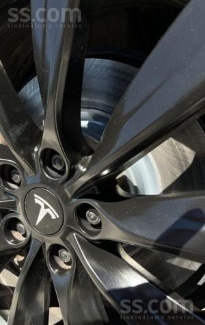 Pelēks Tesla Model S 2017 Jelgava, ar dzinēja tilpumu 0.00 L un nobraukumu 260 tūkst. km par 20300 €, foto 7 vietnē AUTOMOTO.COM.LV