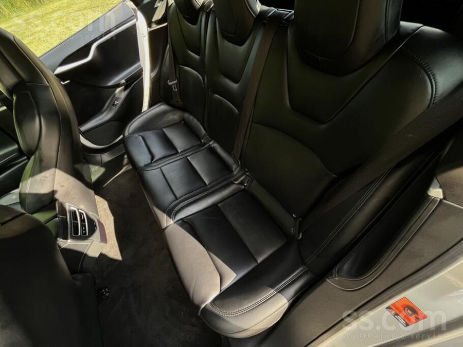 Pelēks Tesla Model S 2017 Jelgava, ar dzinēja tilpumu 0.00 L un nobraukumu 260 tūkst. km par 20300 €, foto 18 vietnē AUTOMOTO.COM.LV