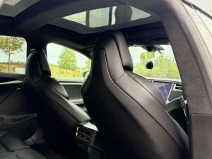 Grey Tesla Model S 2017 in Siauliai, with an engine capacity of 0.00 L and mileage of 260 thousand km for 15150 €, photo 9 on AUTOMOTO.COM.LV