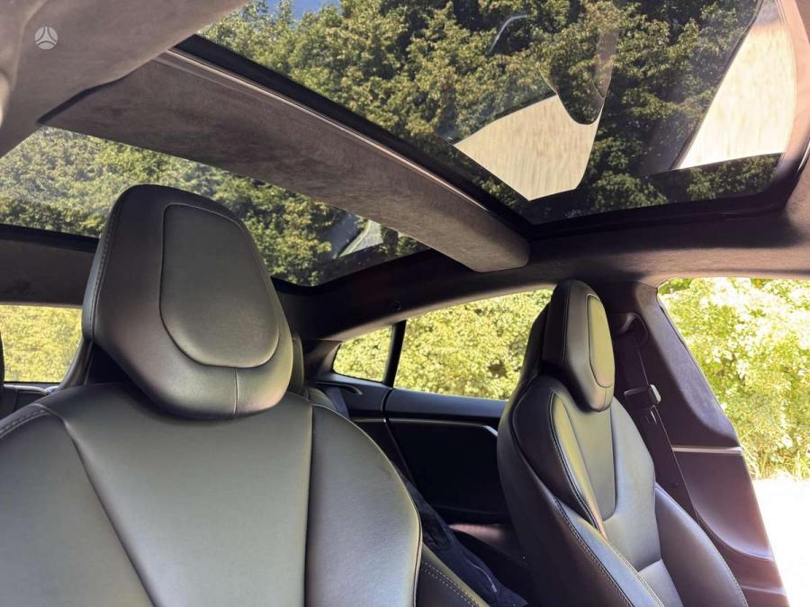 Grey Tesla Model S 2017 in Siauliai, with an engine capacity of 0.00 L and mileage of 269 thousand km for 15650 €, photo 29 on AUTOMOTO.COM.LV