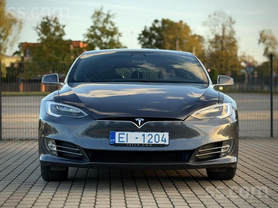 Pelēks Tesla Model S 2017 Jelgava, ar dzinēja tilpumu 0.00 L un nobraukumu 0 tūkst. km par 18900 €, foto 6 vietnē AUTOMOTO.COM.LV