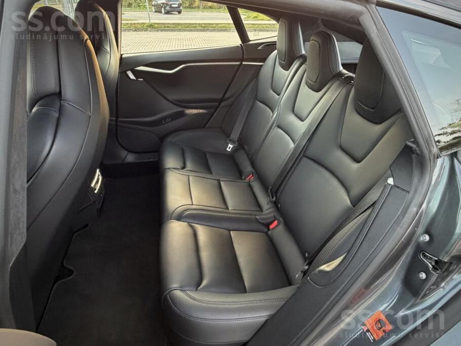 Pelēks Tesla Model S 2017 Jelgava, ar dzinēja tilpumu 0.00 L un nobraukumu 0 tūkst. km par 18900 €, foto 11 vietnē AUTOMOTO.COM.LV