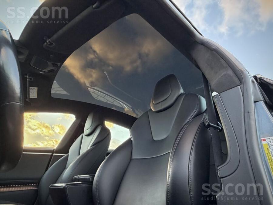 Pelēks Tesla Model S 2017 Jelgava, ar dzinēja tilpumu 0.00 L un nobraukumu 0 tūkst. km par 18900 €, foto 13 vietnē AUTOMOTO.COM.LV