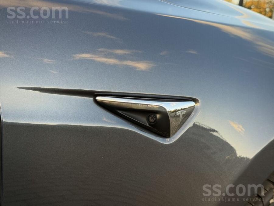 Pelēks Tesla Model S 2017 Jelgava, ar dzinēja tilpumu 0.00 L un nobraukumu 0 tūkst. km par 18900 €, foto 26 vietnē AUTOMOTO.COM.LV