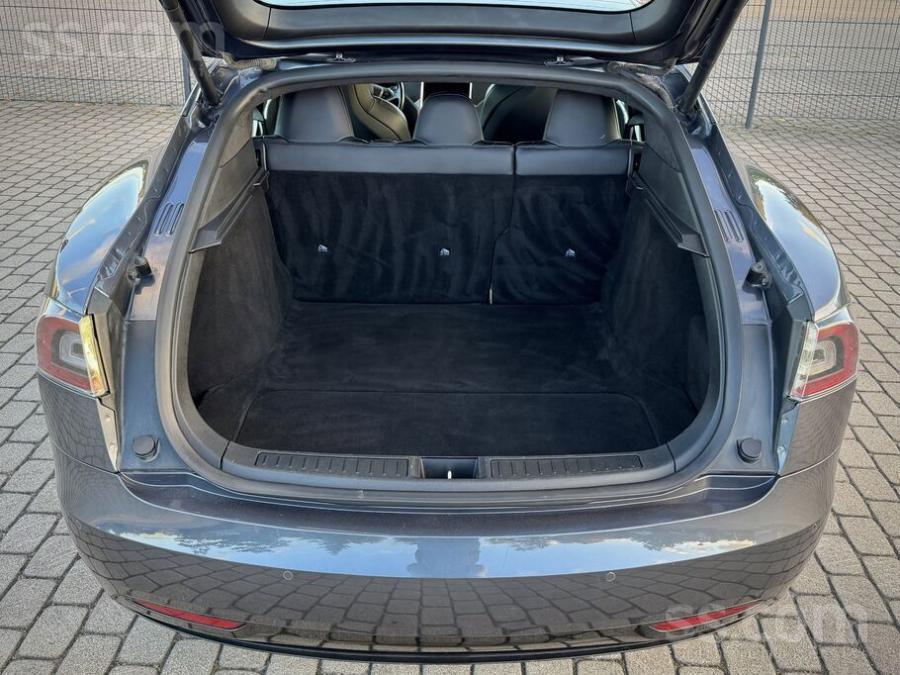 Pelēks Tesla Model S 2017 Jelgava, ar dzinēja tilpumu 0.00 L un nobraukumu 0 tūkst. km par 18900 €, foto 30 vietnē AUTOMOTO.COM.LV