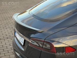 Pelēks Tesla Model S 2017 Jelgava, ar dzinēja tilpumu 0.00 L un nobraukumu 0 tūkst. km par 18900 €, foto 32 vietnē AUTOMOTO.COM.LV