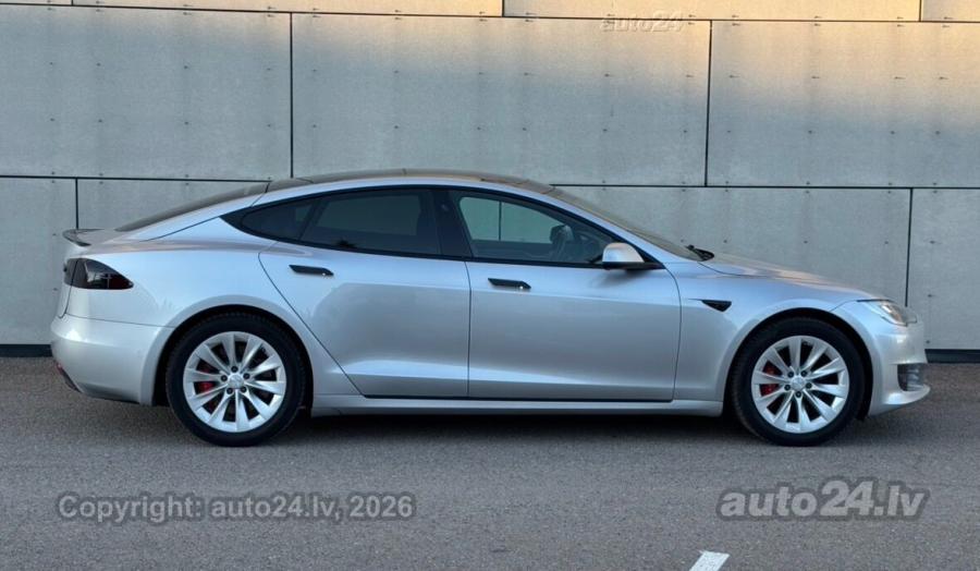 Grey Tesla Model S 2018 in Tartu, with an engine capacity of 0.00 L and mileage of 173 thousand km for 27000 €, photo 3 on AUTOMOTO.COM.LV