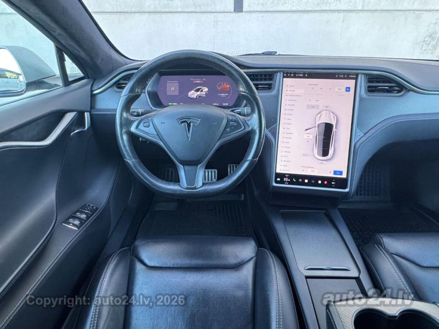 Grey Tesla Model S 2018 in Tartu, with an engine capacity of 0.00 L and mileage of 173 thousand km for 27000 €, photo 8 on AUTOMOTO.COM.LV