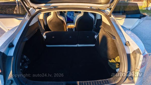 Pelēks Tesla Model S 2018 Tallina, ar dzinēja tilpumu 0.00 L un nobraukumu 151 tūkst. km par 25990 €, foto 8 vietnē AUTOMOTO.COM.LV