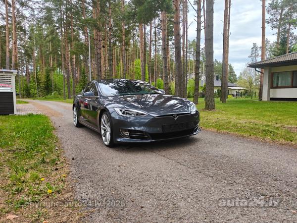Серый Тесла Модель С 2018 в Таллин, объемом двигателя 0.00 л и пробегом 190 тыс. км за 23490 €, фото 2 на AUTOMOTO.COM.LV