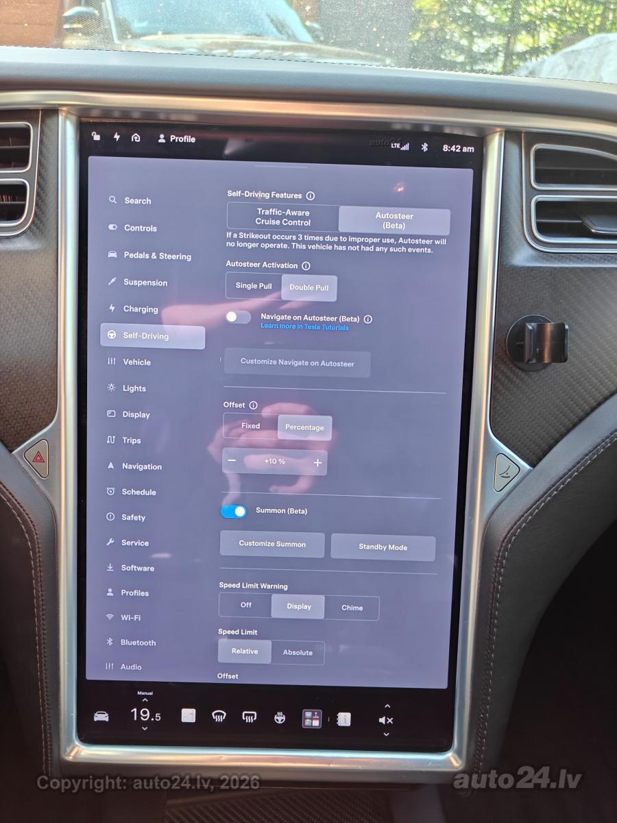 Grey Tesla Model S 2018 in Tallinn, with an engine capacity of 0.00 L and mileage of 190 thousand km for 23490 €, photo 17 on AUTOMOTO.COM.LV