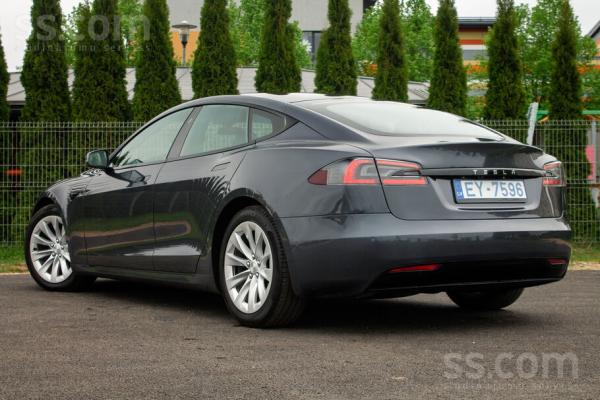 Pelēks Tesla Model S 2018 Jelgava, ar dzinēja tilpumu 0.00 L un nobraukumu 108 tūkst. km par 23000 €, foto 5 vietnē AUTOMOTO.COM.LV