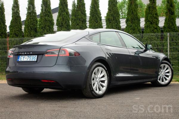 Pelēks Tesla Model S 2018 Jelgava, ar dzinēja tilpumu 0.00 L un nobraukumu 108 tūkst. km par 23000 €, foto 6 vietnē AUTOMOTO.COM.LV