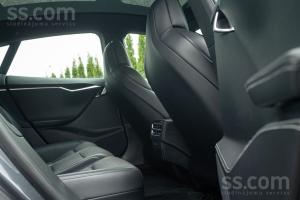 Pelēks Tesla Model S 2018 Jelgava, ar dzinēja tilpumu 0.00 L un nobraukumu 108 tūkst. km par 23000 €, foto 9 vietnē AUTOMOTO.COM.LV
