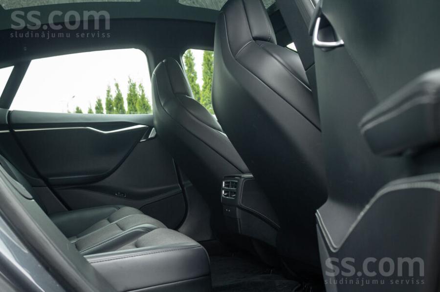 Pelēks Tesla Model S 2018 Jelgava, ar dzinēja tilpumu 0.00 L un nobraukumu 108 tūkst. km par 23000 €, foto 9 vietnē AUTOMOTO.COM.LV