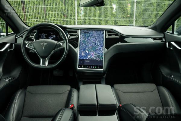 Pelēks Tesla Model S 2018 Jelgava, ar dzinēja tilpumu 0.00 L un nobraukumu 108 tūkst. km par 23000 €, foto 10 vietnē AUTOMOTO.COM.LV
