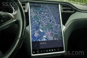 Pelēks Tesla Model S 2018 Jelgava, ar dzinēja tilpumu 0.00 L un nobraukumu 108 tūkst. km par 23000 €, foto 18 vietnē AUTOMOTO.COM.LV