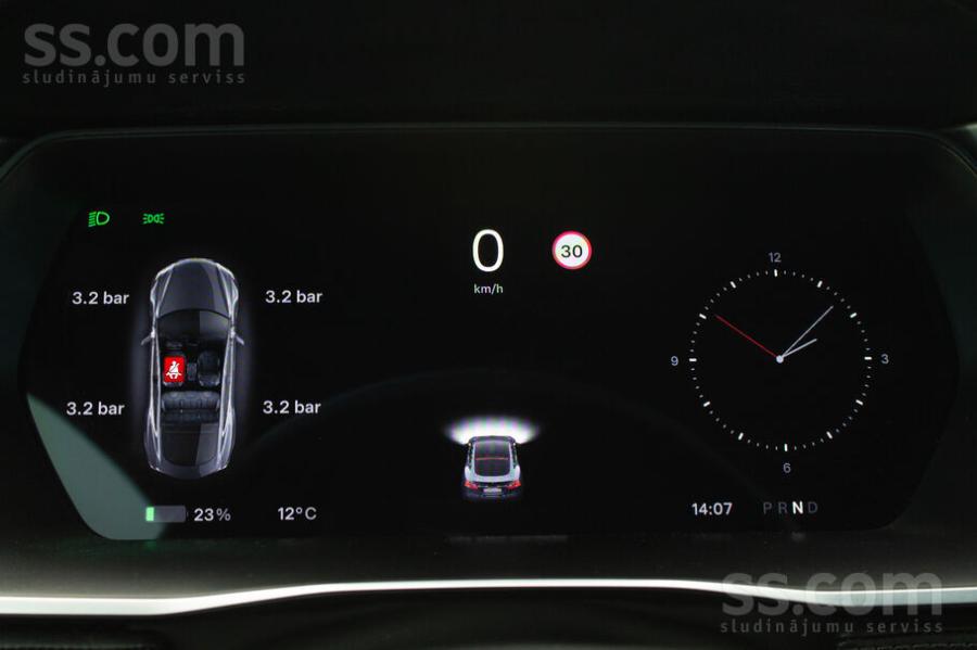 Pelēks Tesla Model S 2018 Jelgava, ar dzinēja tilpumu 0.00 L un nobraukumu 108 tūkst. km par 23000 €, foto 20 vietnē AUTOMOTO.COM.LV