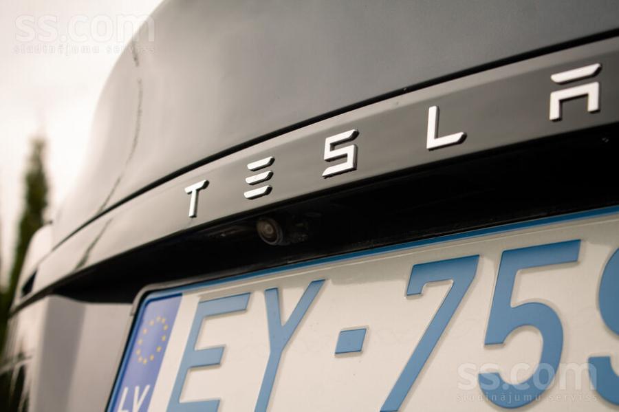 Pelēks Tesla Model S 2018 Jelgava, ar dzinēja tilpumu 0.00 L un nobraukumu 108 tūkst. km par 23000 €, foto 22 vietnē AUTOMOTO.COM.LV