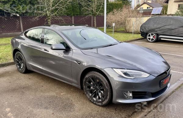 Pelēks Tesla Model S 2018 Rīga, ar dzinēja tilpumu 0.00 L un nobraukumu 265 tūkst. km par 16777 €, foto 1 vietnē AUTOMOTO.COM.LV