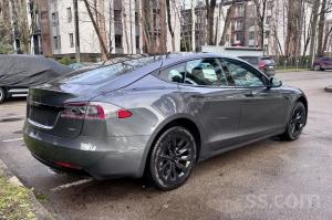 Pelēks Tesla Model S 2018 Rīga, ar dzinēja tilpumu 0.00 L un nobraukumu 265 tūkst. km par 16777 €, foto 4 vietnē AUTOMOTO.COM.LV