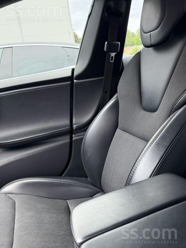 Pelēks Tesla Model S 2018 Rīga, ar dzinēja tilpumu 0.00 L un nobraukumu 265 tūkst. km par 16777 €, foto 6 vietnē AUTOMOTO.COM.LV