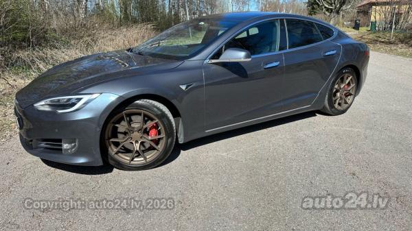 Grey Tesla Model S 2018 in Tallinn, with an engine capacity of 0.00 L and mileage of 220 thousand km for 21500 €, photo 3 on AUTOMOTO.COM.LV