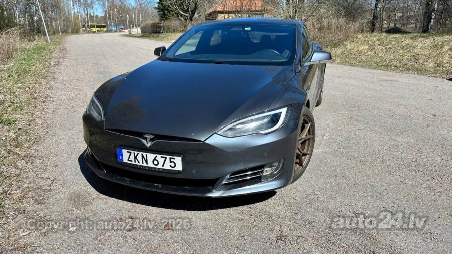 Grey Tesla Model S 2018 in Tallinn, with an engine capacity of 0.00 L and mileage of 220 thousand km for 21500 €, photo 5 on AUTOMOTO.COM.LV