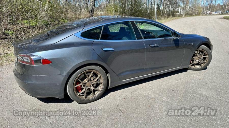 Grey Tesla Model S 2018 in Tallinn, with an engine capacity of 0.00 L and mileage of 220 thousand km for 21500 €, photo 9 on AUTOMOTO.COM.LV