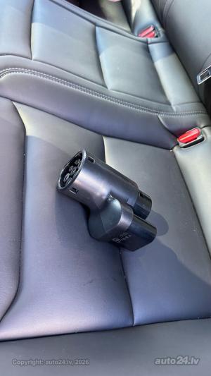 Grey Tesla Model S 2018 in Tallinn, with an engine capacity of 0.00 L and mileage of 220 thousand km for 21500 €, photo 13 on AUTOMOTO.COM.LV