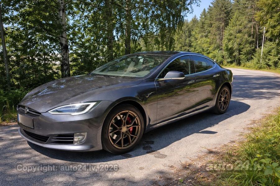 Grey Tesla Model S 2018 in Tallinn, with an engine capacity of 0.00 L and mileage of 220 thousand km for 21500 €, photo 14 on AUTOMOTO.COM.LV