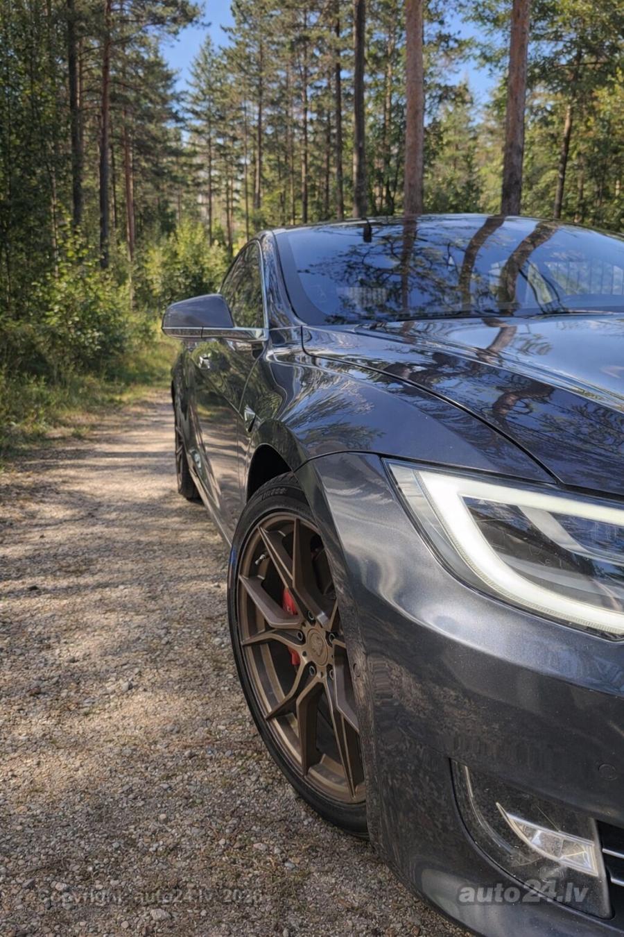 Grey Tesla Model S 2018 in Tallinn, with an engine capacity of 0.00 L and mileage of 220 thousand km for 21500 €, photo 16 on AUTOMOTO.COM.LV