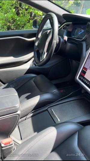 Grey Tesla Model S 2018 in Tallinn, with an engine capacity of 0.00 L and mileage of 220 thousand km for 21500 €, photo 22 on AUTOMOTO.COM.LV
