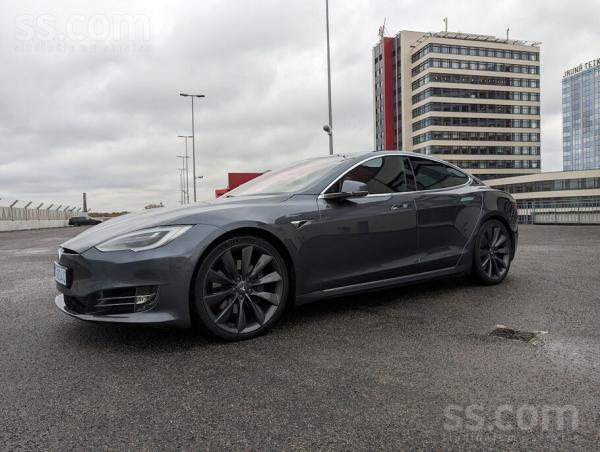 Pelēks Tesla Model S 2018 Rīga, ar dzinēja tilpumu 0.00 L un nobraukumu 196 tūkst. km par 17900 €, foto 1 vietnē AUTOMOTO.COM.LV