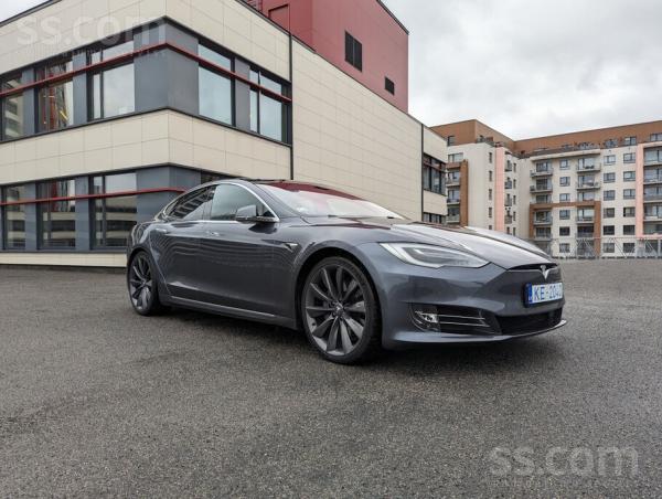 Pelēks Tesla Model S 2018 Rīga, ar dzinēja tilpumu 0.00 L un nobraukumu 196 tūkst. km par 17900 €, foto 4 vietnē AUTOMOTO.COM.LV