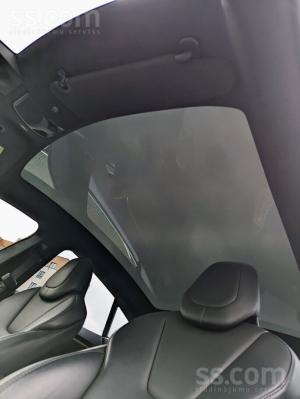 Grey Tesla Model S 2018 in Riga, with an engine capacity of 0.00 L and mileage of 196 thousand km for 17900 €, photo 7 on AUTOMOTO.COM.LV