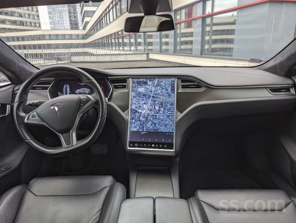 Pelēks Tesla Model S 2018 Rīga, ar dzinēja tilpumu 0.00 L un nobraukumu 196 tūkst. km par 17900 €, foto 7 vietnē AUTOMOTO.COM.LV