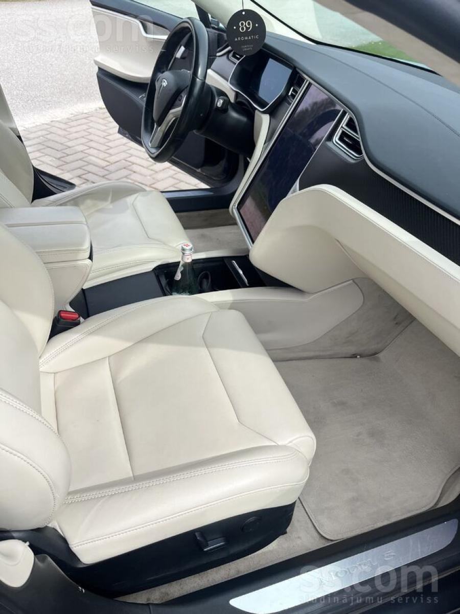 Grey Tesla Model S 2018 in Riga, with an engine capacity of 0.00 L and mileage of 170 thousand km for 19500 €, photo 9 on AUTOMOTO.COM.LV