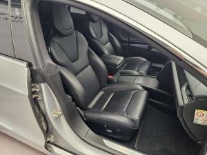 Grey Tesla Model S 2018 in Panevezys, with an engine capacity of 0.00 L and mileage of 209 thousand km for 18990 €, photo 20 on AUTOMOTO.COM.LV