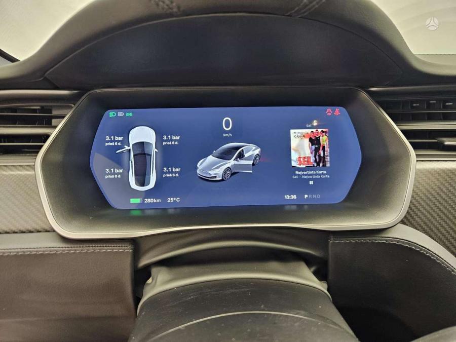 Grey Tesla Model S 2018 in Panevezys, with an engine capacity of 0.00 L and mileage of 209 thousand km for 18990 €, photo 27 on AUTOMOTO.COM.LV