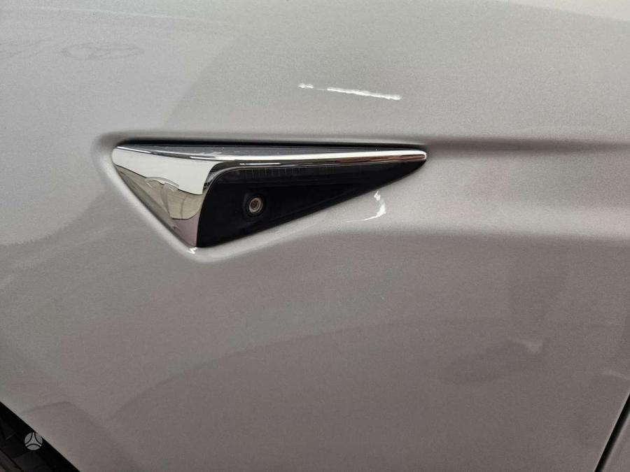 Grey Tesla Model S 2018 in Panevezys, with an engine capacity of 0.00 L and mileage of 209 thousand km for 18990 €, photo 38 on AUTOMOTO.COM.LV