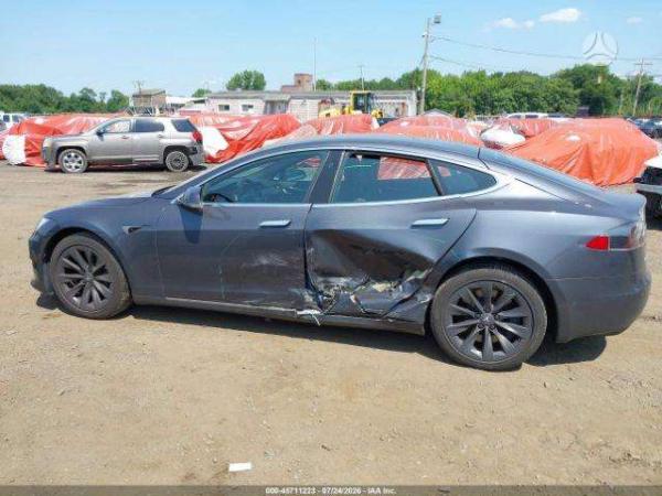 Pelēks Tesla Model S 2018 Klaipėda, ar dzinēja tilpumu 0.00 L un nobraukumu 199 tūkst. km par 11000 €, foto 7 vietnē AUTOMOTO.COM.LV