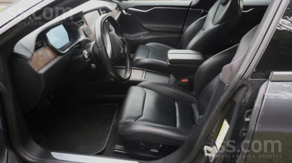 Grey Tesla Model S 2019 in Riga, with an engine capacity of 0.00 L and mileage of 154 thousand km for 23550 €, photo 8 on AUTOMOTO.COM.LV