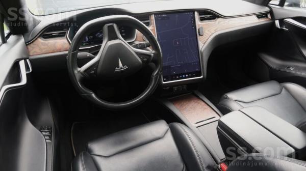 Grey Tesla Model S 2019 in Riga, with an engine capacity of 0.00 L and mileage of 154 thousand km for 23550 €, photo 9 on AUTOMOTO.COM.LV