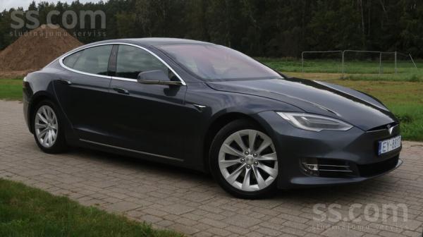Grey Tesla Model S 2019 in Riga, with an engine capacity of 0.00 L and mileage of 212 thousand km for 26150 €, photo 4 on AUTOMOTO.COM.LV
