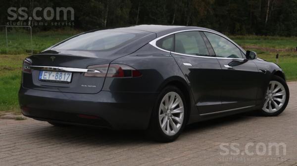 Grey Tesla Model S 2019 in Riga, with an engine capacity of 0.00 L and mileage of 212 thousand km for 26150 €, photo 6 on AUTOMOTO.COM.LV